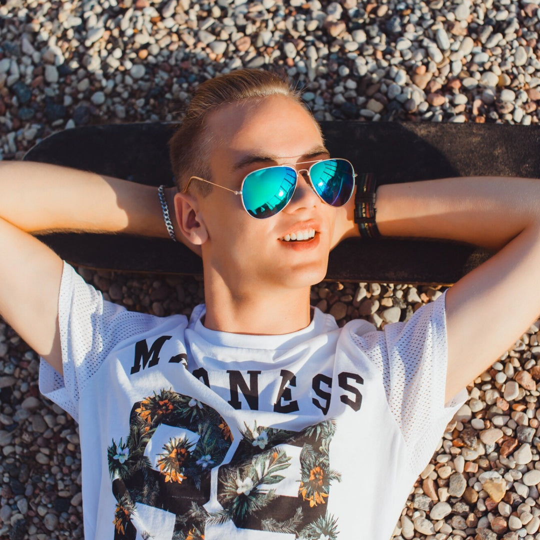 How should your Aviator sunglasses fit? – Sllac