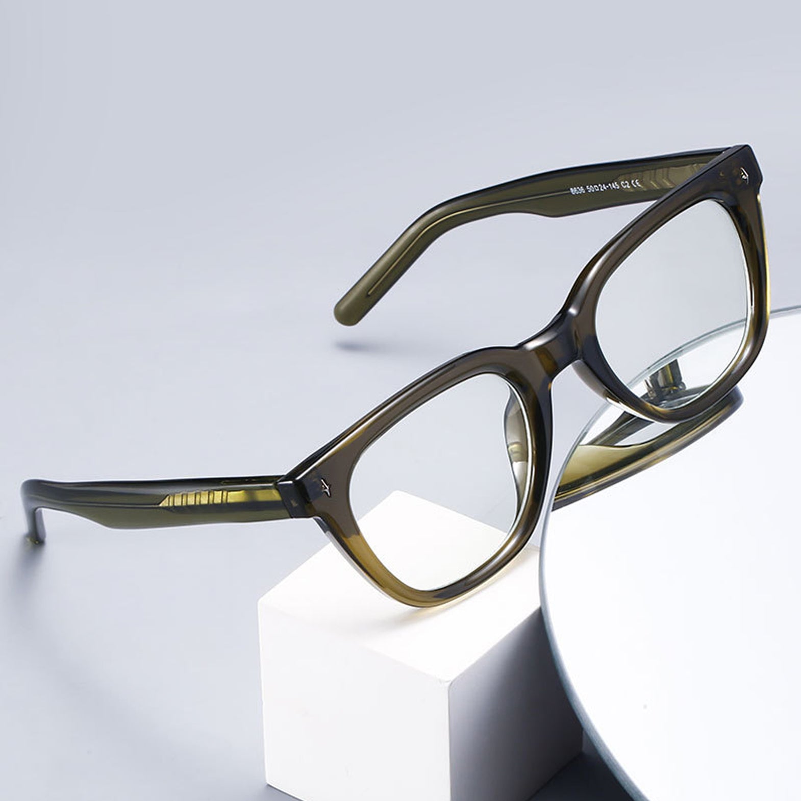 What are prisms in eyeglasses? – Sllac